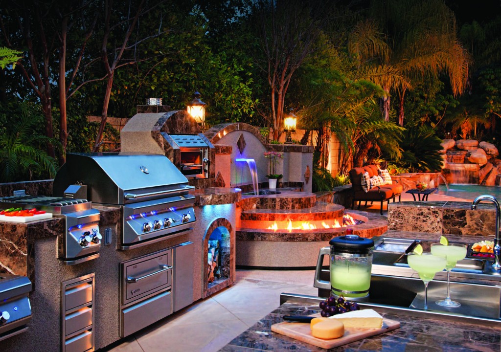Summer favorites in your outdoor kitchen | Parrot Bay Pools