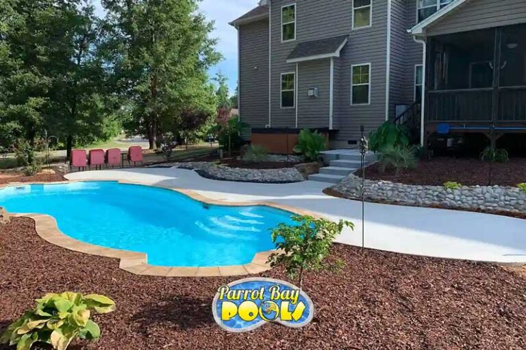 What Size Pool is Right for My Yard? | Parrot Bay Pools